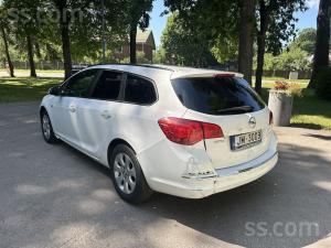 Balts Opel Astra 2014 Rīga, ar dzinēja tilpumu 1.70 L un nobraukumu 328 tūkst. km par 1350 €, foto  vietnē AUTOMOTO.COM.LV