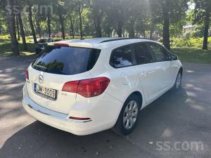Balts Opel Astra 2014 Rīga, ar dzinēja tilpumu 1.70 L un nobraukumu 328 tūkst. km par 1350 €, foto 3 vietnē AUTOMOTO.COM.LV