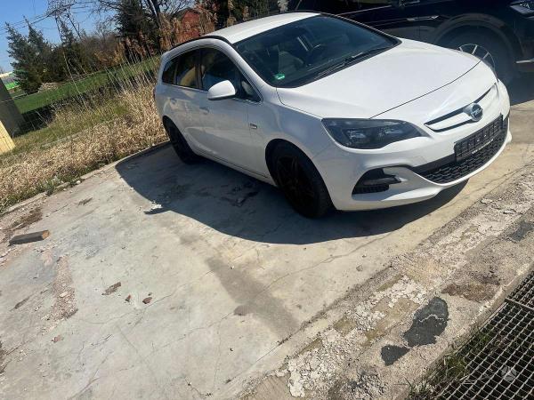 Balts Opel Astra 2014 Marijampole, ar dzinēja tilpumu 1.96 L un nobraukumu 273 tūkst. km par 3200 €, foto 4 vietnē AUTOMOTO.COM.LV