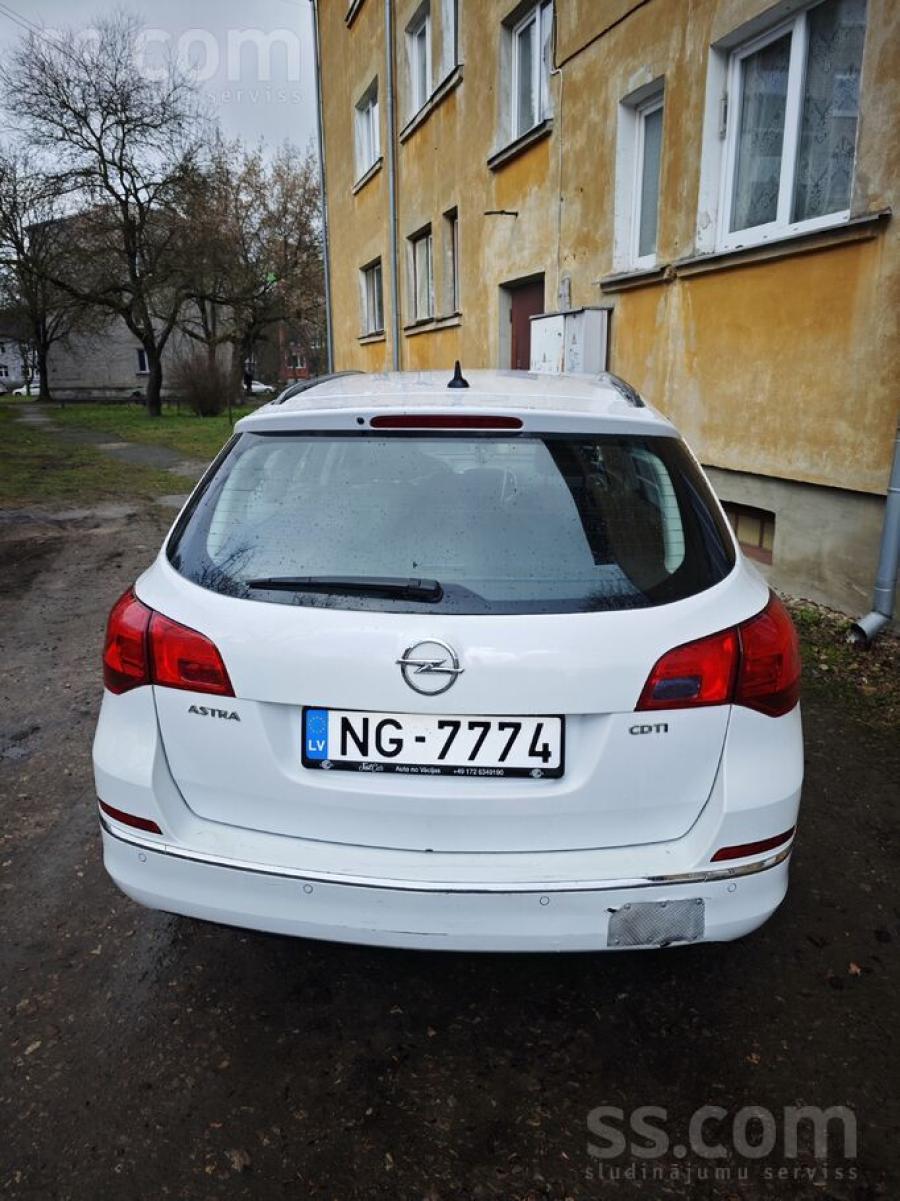 Balts Opel Astra 2015 Jelgava, ar dzinēja tilpumu 1.60 L un nobraukumu 265 tūkst. km par 3450 €, foto 3 vietnē AUTOMOTO.COM.LV