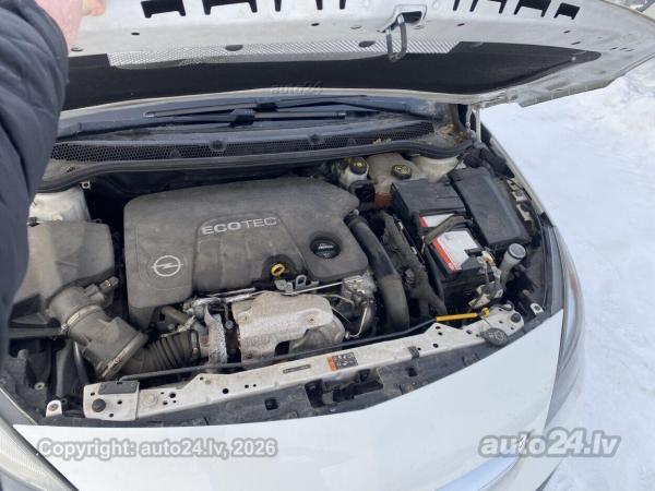 White Opel Astra 2015 in Viljandi, with an engine capacity of 1.60 L and mileage of 188 thousand km for 5290 €, photo 11 on AUTOMOTO.COM.LV