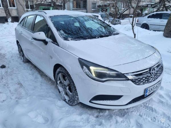 White Opel Astra 2016 in Kaunas, with an engine capacity of 1.00 L and mileage of 207 thousand km for 5500 €, photo 2 on AUTOMOTO.COM.LV