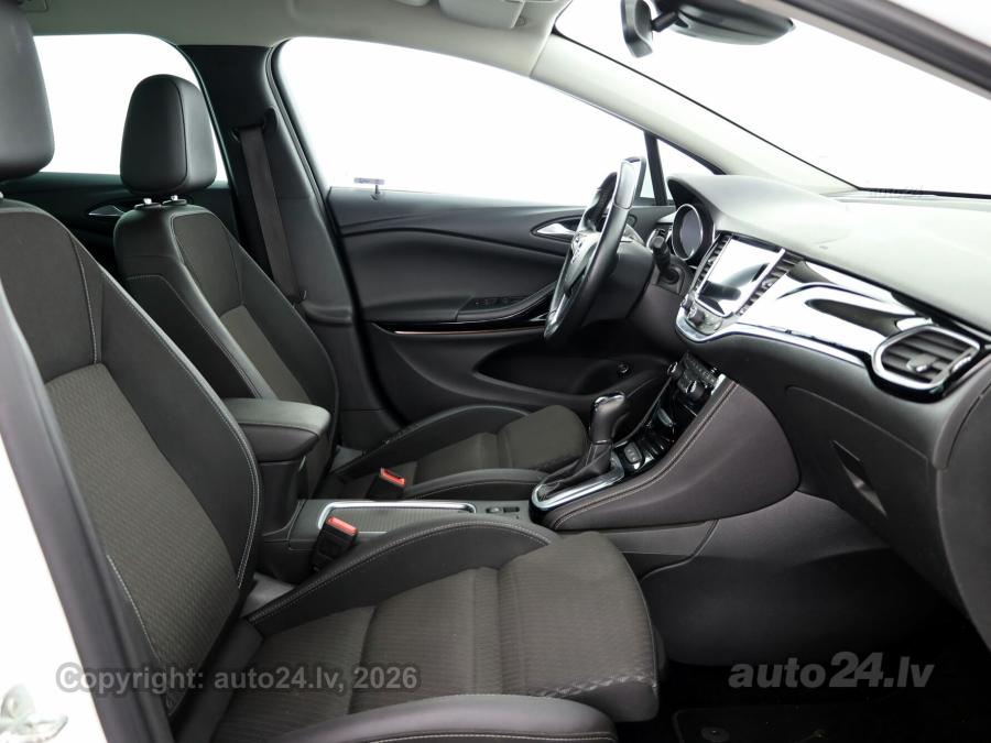 White Opel Astra 2016 in Tallinn, with an engine capacity of 1.60 L and mileage of 274 thousand km for 4999 €, photo 7 on AUTOMOTO.COM.LV