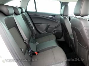 White Opel Astra 2016 in Tallinn, with an engine capacity of 1.60 L and mileage of 274 thousand km for 4999 €, photo 8 on AUTOMOTO.COM.LV