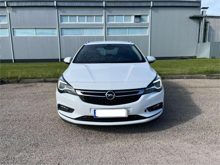 White Opel Astra 2016 in Taurage, with an engine capacity of 1.00 L and mileage of 188 thousand km for 4900 €, photo 6 on AUTOMOTO.COM.LV