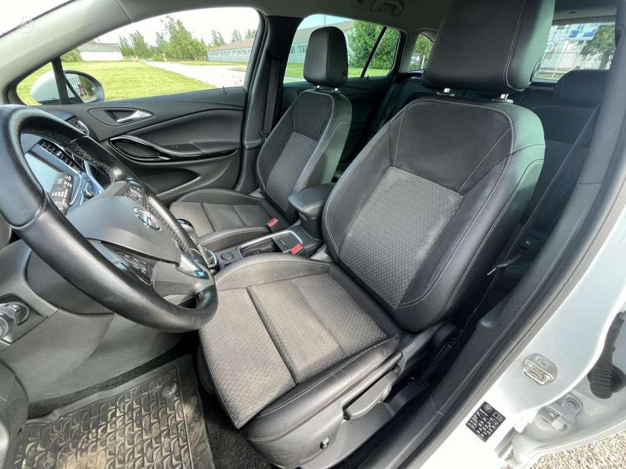 White Opel Astra 2016 in Taurage, with an engine capacity of 1.00 L and mileage of 188 thousand km for 4900 €, photo 9 on AUTOMOTO.COM.LV
