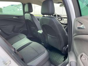 White Opel Astra 2016 in Taurage, with an engine capacity of 1.00 L and mileage of 188 thousand km for 4900 €, photo 16 on AUTOMOTO.COM.LV