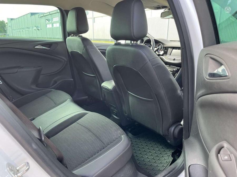 White Opel Astra 2016 in Taurage, with an engine capacity of 1.00 L and mileage of 188 thousand km for 4900 €, photo 16 on AUTOMOTO.COM.LV