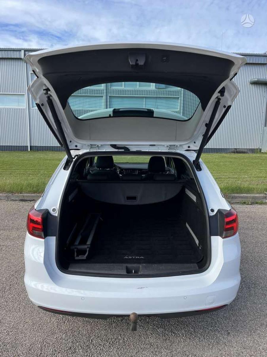 White Opel Astra 2016 in Taurage, with an engine capacity of 1.00 L and mileage of 188 thousand km for 4900 €, photo 18 on AUTOMOTO.COM.LV