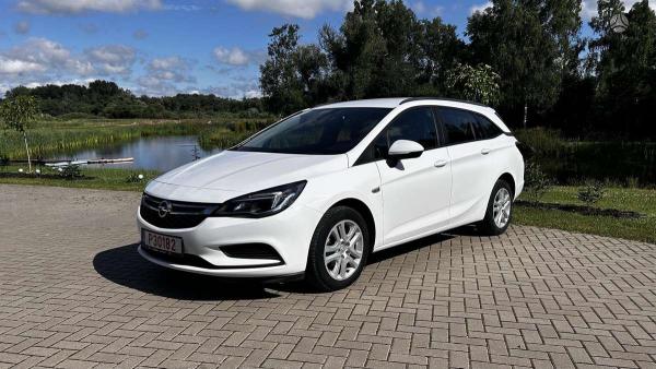 White Opel Astra 2016 in Utena, with an engine capacity of 1.00 L and mileage of 216 thousand km for 4950 €, photo 1 on AUTOMOTO.COM.LV