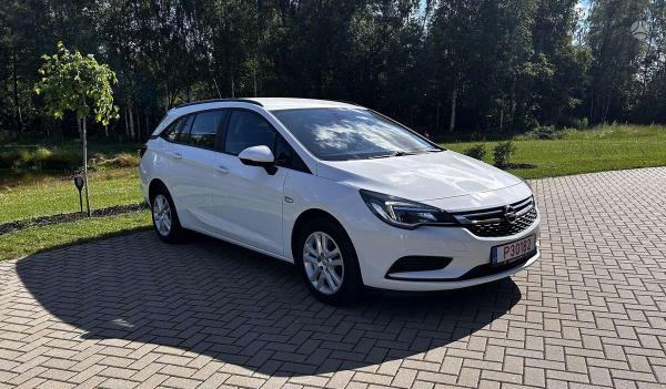 White Opel Astra 2016 in Utena, with an engine capacity of 1.00 L and mileage of 216 thousand km for 4950 €, photo 2 on AUTOMOTO.COM.LV