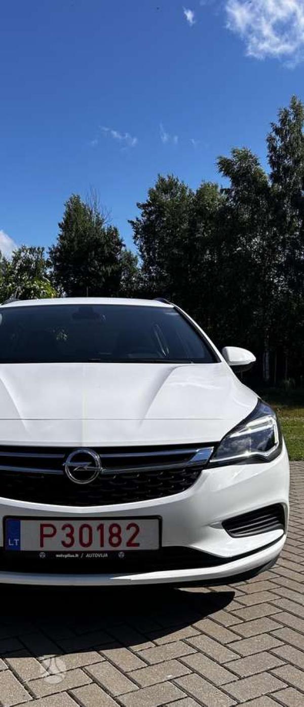White Opel Astra 2016 in Utena, with an engine capacity of 1.00 L and mileage of 216 thousand km for 4950 €, photo 8 on AUTOMOTO.COM.LV