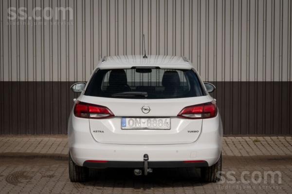 White Opel Astra 2016 in Talsi, with an engine capacity of 1.40 L and mileage of 251 thousand km for 7690 €, photo 5 on AUTOMOTO.COM.LV