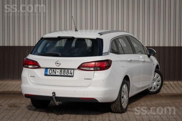 White Opel Astra 2016 in Talsi, with an engine capacity of 1.40 L and mileage of 251 thousand km for 7690 €, photo 7 on AUTOMOTO.COM.LV