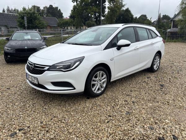 White Opel Astra 2016 in Rezekne, with an engine capacity of 1.00 L and mileage of 216 thousand km for 5500 €, photo 1 on AUTOMOTO.COM.LV