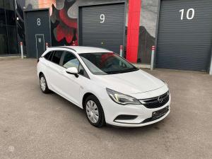 White Opel Astra 2016 in Kaunas, with an engine capacity of 1.60 L and mileage of 220 thousand km for 5499 €, photo 3 on AUTOMOTO.COM.LV