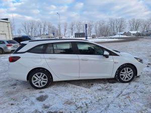 White Opel Astra 2017 in Kelme, with an engine capacity of 1.60 L and mileage of 202 thousand km for 4950 €, photo 6 on AUTOMOTO.COM.LV