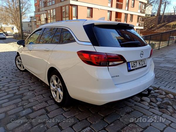 White Opel Astra 2017 in Tartu, with an engine capacity of 1.60 L and mileage of 267 thousand km for 7399 €, photo 4 on AUTOMOTO.COM.LV