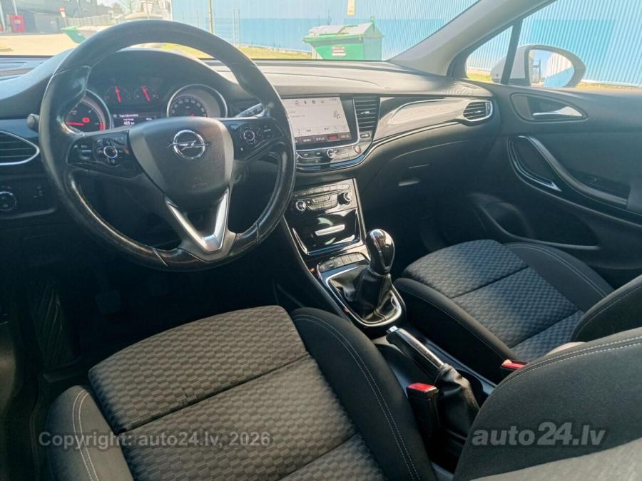 White Opel Astra 2017 in Tartu, with an engine capacity of 1.60 L and mileage of 267 thousand km for 7399 €, photo 10 on AUTOMOTO.COM.LV