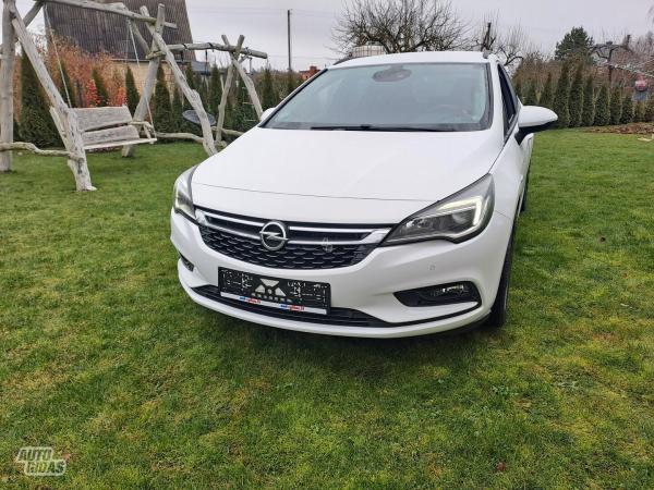 White Opel Astra 2017 in Vilnius, with an engine capacity of 1.60 L and mileage of 246 thousand km for 6750 €, photo 4 on AUTOMOTO.COM.LV