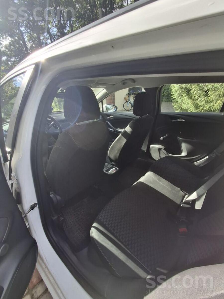 Balts Opel Astra 2017 Rīga, ar dzinēja tilpumu 1.60 L un nobraukumu 157 tūkst. km par 4000 €, foto 7 vietnē AUTOMOTO.COM.LV