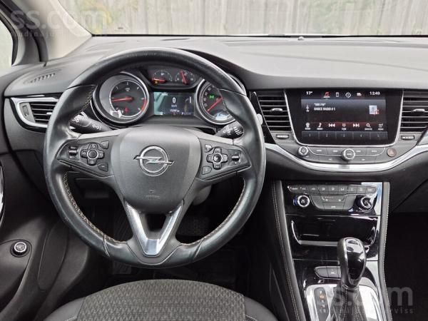 White Opel Astra 2017 in Riga, with an engine capacity of 1.60 L and mileage of 172 thousand km for 5790 €, photo 10 on AUTOMOTO.COM.LV