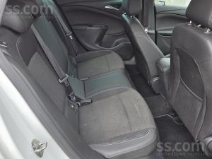 White Opel Astra 2017 in Riga, with an engine capacity of 1.60 L and mileage of 172 thousand km for 5790 €, photo 14 on AUTOMOTO.COM.LV