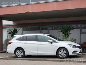 White Opel Astra 2018 in Jelgava, with an engine capacity of 1.60 L and mileage of 194 thousand km for 6590 €, photo 3 on AUTOMOTO.COM.LV