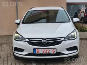 White Opel Astra 2018 in Jelgava, with an engine capacity of 1.60 L and mileage of 194 thousand km for 6590 €, photo 8 on AUTOMOTO.COM.LV