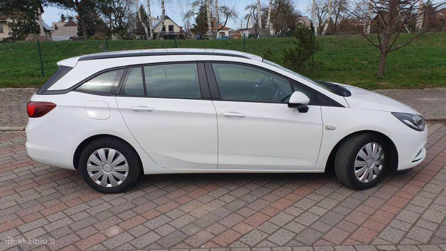 White Opel Astra 2018 in Silute, with an engine capacity of 1.60 L and mileage of 168 thousand km for 6600 €, photo 5 on AUTOMOTO.COM.LV
