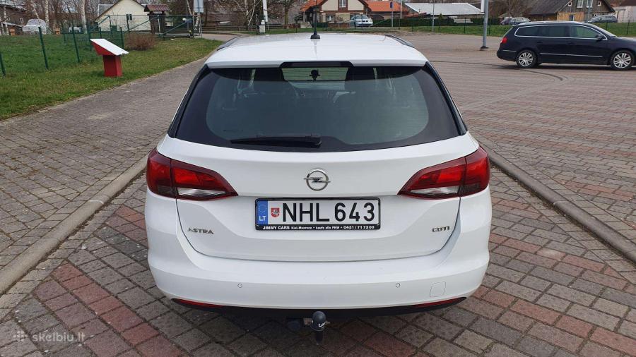 White Opel Astra 2018 in Silute, with an engine capacity of 1.60 L and mileage of 168 thousand km for 6600 €, photo 8 on AUTOMOTO.COM.LV