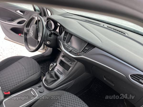 White Opel Astra 2018 in Tallinn, with an engine capacity of 1.40 L and mileage of 172 thousand km for 8500 €, photo 11 on AUTOMOTO.COM.LV