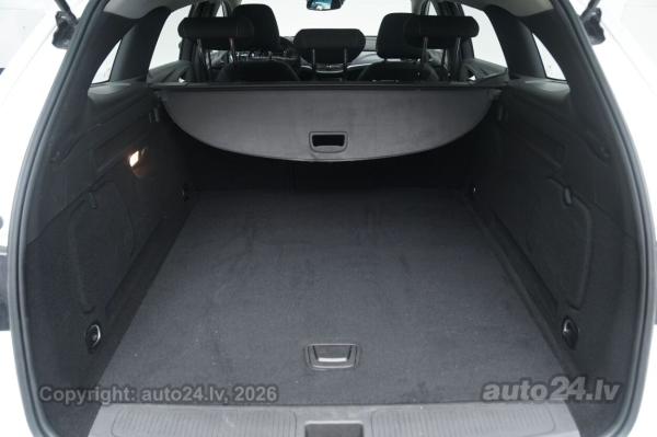White Opel Astra 2018 in Tallinn, with an engine capacity of 1.40 L and mileage of 172 thousand km for 6990 €, photo 11 on AUTOMOTO.COM.LV