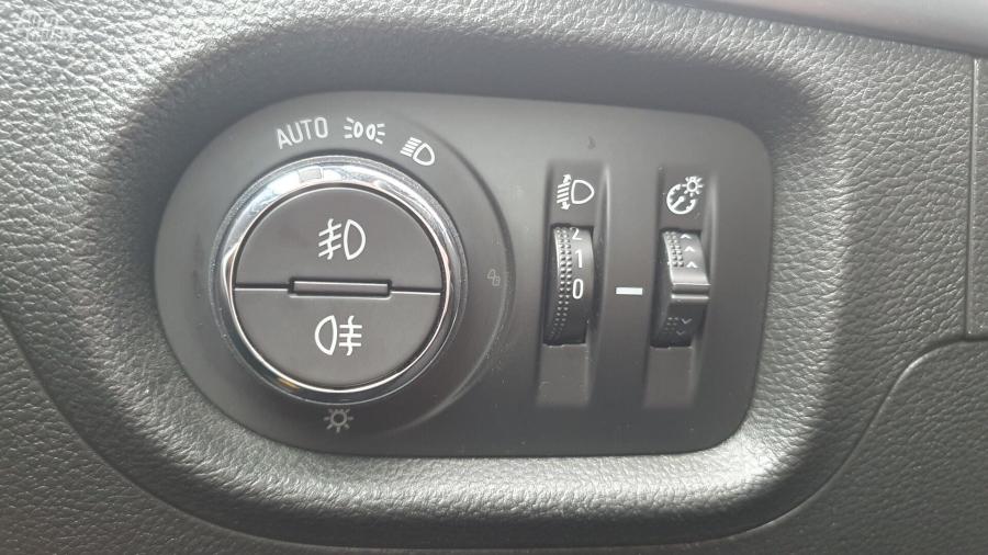 Balts Opel Astra 2018 Šilutė, ar dzinēja tilpumu 1.60 L un nobraukumu 172 tūkst. km par 6300 €, foto 10 vietnē AUTOMOTO.COM.LV