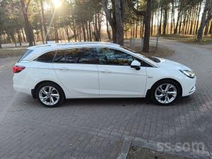 White Opel Astra 2018 in Limbazi, with an engine capacity of 1.60 L and mileage of 250 thousand km for 6600 €, photo 3 on AUTOMOTO.COM.LV