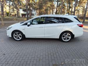 White Opel Astra 2018 in Limbazi, with an engine capacity of 1.60 L and mileage of 250 thousand km for 6600 €, photo 4 on AUTOMOTO.COM.LV