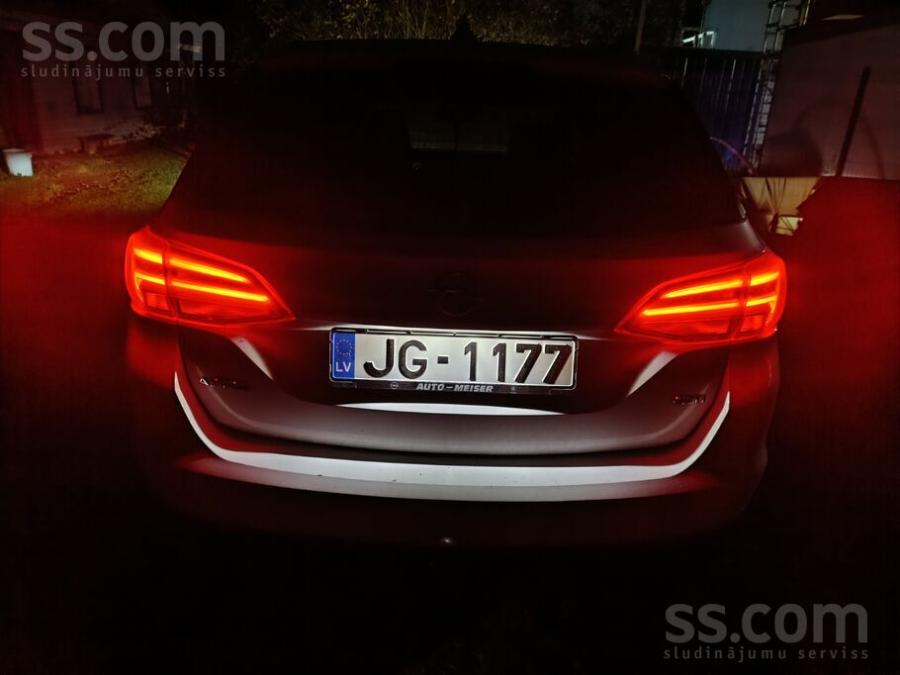 White Opel Astra 2018 in Limbazi, with an engine capacity of 1.60 L and mileage of 250 thousand km for 6600 €, photo 8 on AUTOMOTO.COM.LV