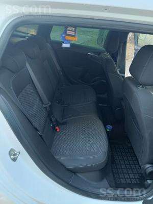 White Opel Astra 2018 in Limbazi, with an engine capacity of 1.60 L and mileage of 250 thousand km for 6600 €, photo 15 on AUTOMOTO.COM.LV