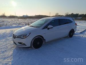 White Opel Astra 2018 in Limbazi, with an engine capacity of 1.60 L and mileage of 250 thousand km for 6600 €, photo 18 on AUTOMOTO.COM.LV