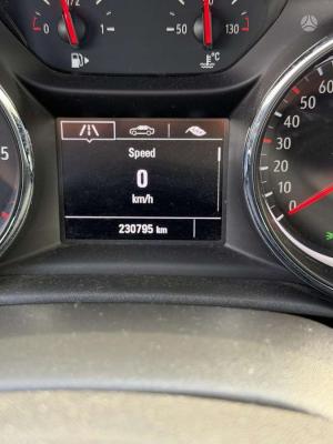 White Opel Astra 2018 in Siauliai, with an engine capacity of 1.60 L and mileage of 230 thousand km for 6550 €, photo 5 on AUTOMOTO.COM.LV