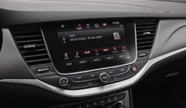 Balts Opel Astra 2018 Rīga, ar dzinēja tilpumu 1.60 L un nobraukumu 176 tūkst. km par 7990 €, foto 6 vietnē AUTOMOTO.COM.LV
