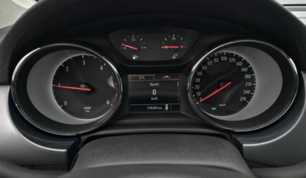 Balts Opel Astra 2018 Rīga, ar dzinēja tilpumu 1.60 L un nobraukumu 176 tūkst. km par 7990 €, foto 7 vietnē AUTOMOTO.COM.LV