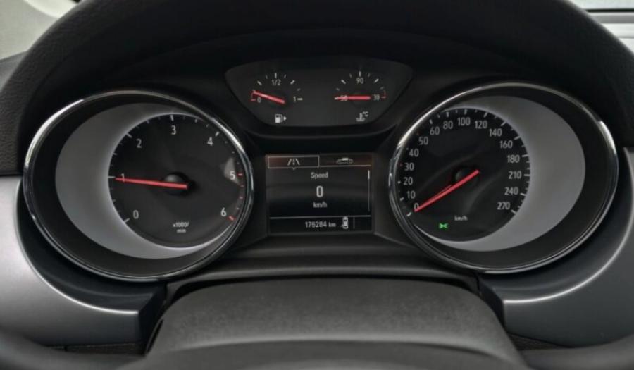 Balts Opel Astra 2018 Rīga, ar dzinēja tilpumu 1.60 L un nobraukumu 176 tūkst. km par 7990 €, foto 8 vietnē AUTOMOTO.COM.LV