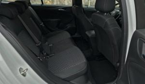 Balts Opel Astra 2018 Rīga, ar dzinēja tilpumu 1.60 L un nobraukumu 176 tūkst. km par 7990 €, foto 14 vietnē AUTOMOTO.COM.LV