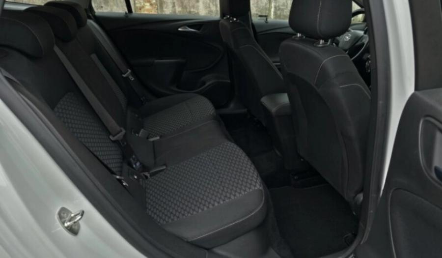 Balts Opel Astra 2018 Rīga, ar dzinēja tilpumu 1.60 L un nobraukumu 176 tūkst. km par 7990 €, foto 14 vietnē AUTOMOTO.COM.LV