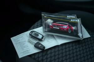 Белый Опель Астра 2018 в Лиепая, объемом двигателя 1.60 л и пробегом 198 тыс. км за 8850 €, фото 25 на AUTOMOTO.COM.LV