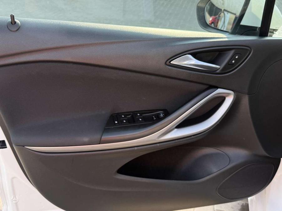 Balts Opel Astra 2018 Kauņa, ar dzinēja tilpumu 1.60 L un nobraukumu 117 tūkst. km par 5950 €, foto 24 vietnē AUTOMOTO.COM.LV