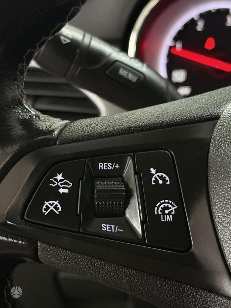 Balts Opel Astra 2018 Kauņa, ar dzinēja tilpumu 1.60 L un nobraukumu 117 tūkst. km par 5950 €, foto 26 vietnē AUTOMOTO.COM.LV