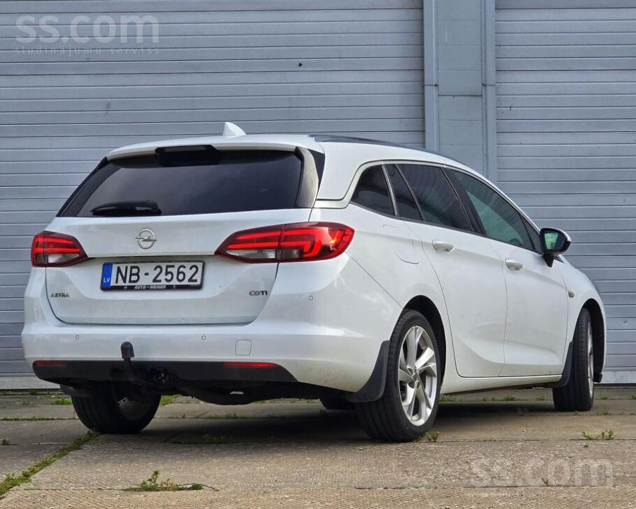 White Opel Astra 2018 in Riga, with an engine capacity of 1.60 L and mileage of 254 thousand km for 6600 €, photo 3 on AUTOMOTO.COM.LV