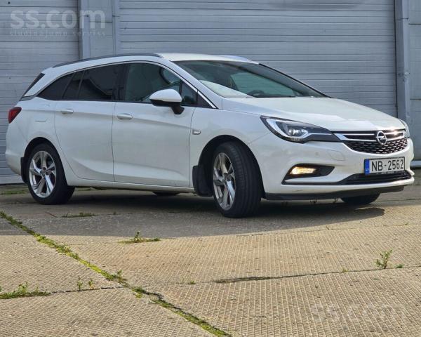 White Opel Astra 2018 in Riga, with an engine capacity of 1.60 L and mileage of 254 thousand km for 6600 €, photo 3 on AUTOMOTO.COM.LV